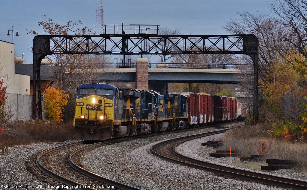 CSX 19 leads Q389.